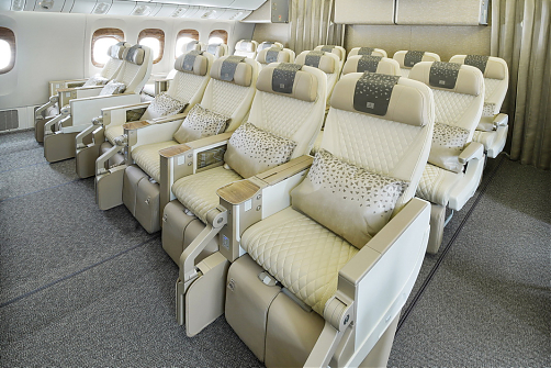Emirates landet erstmals mit Premium Economy Class in Wien » news | tma ...